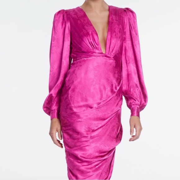 one33 | Dresses | One33 Social The Kamali Fuchsia Ruched Jacquard Midi ...